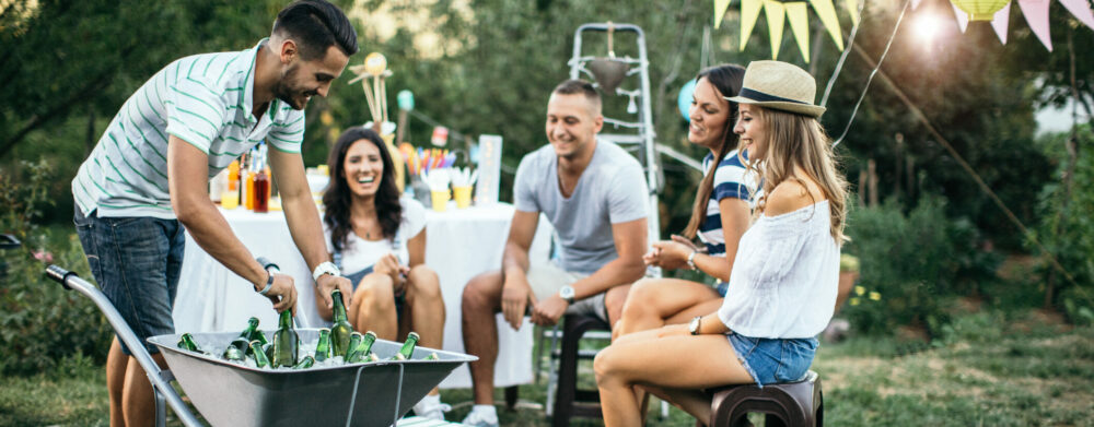 5 Laidback Ideas for a Labor Day Party | GigSalad