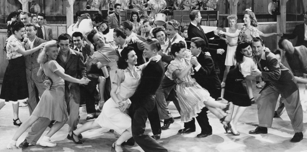 Get People Dancing at a Wedding Reception with These 3 Easy Steps