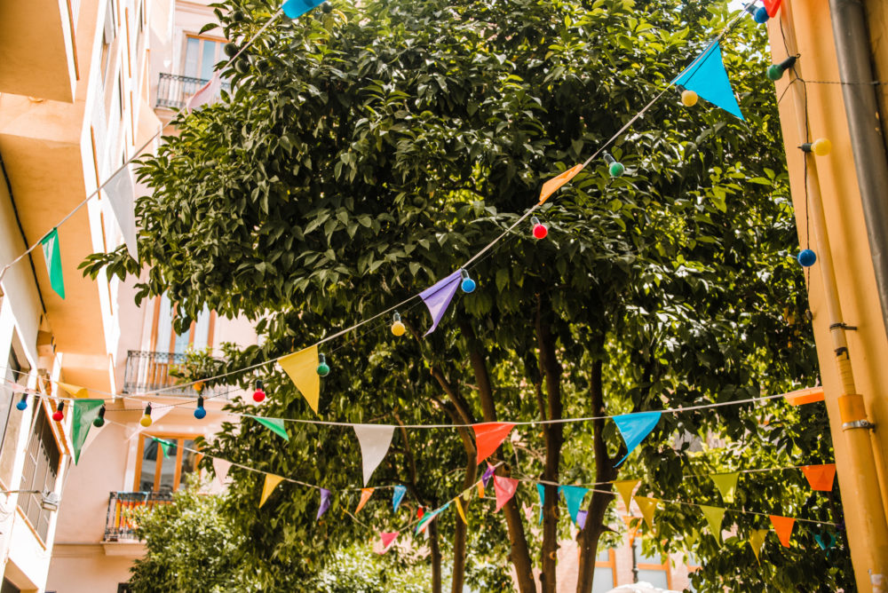 How to Plan a Block Party Your Neighbors Will Love | GigSalad