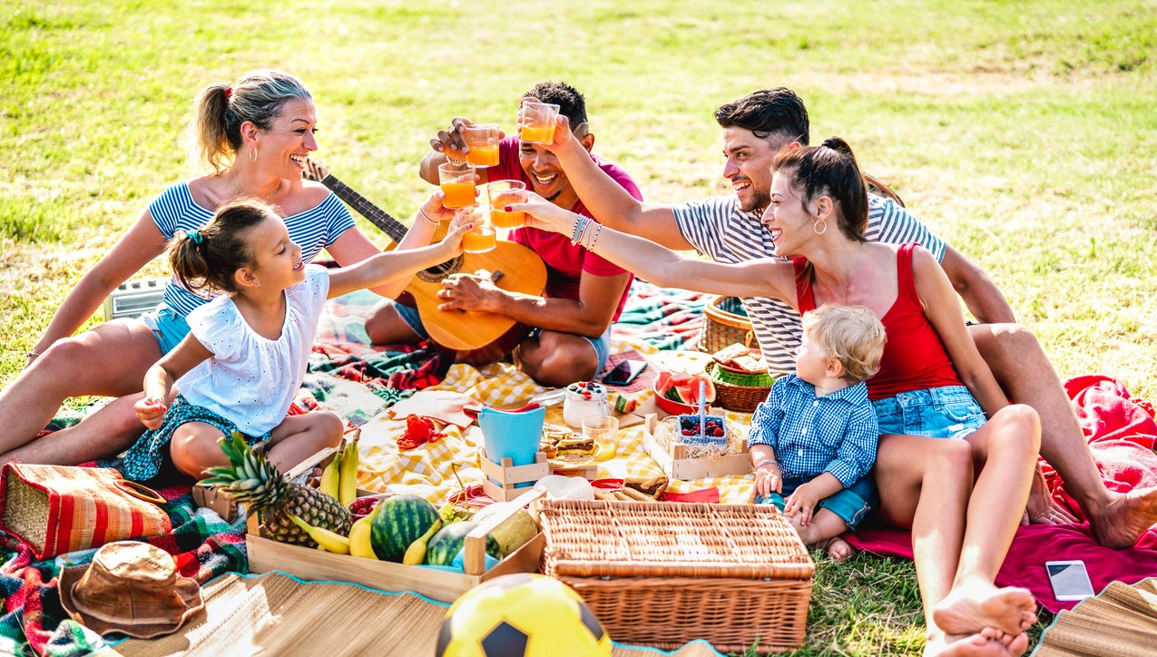 10 Unforgettable Themes for a Summer Party You'll Love