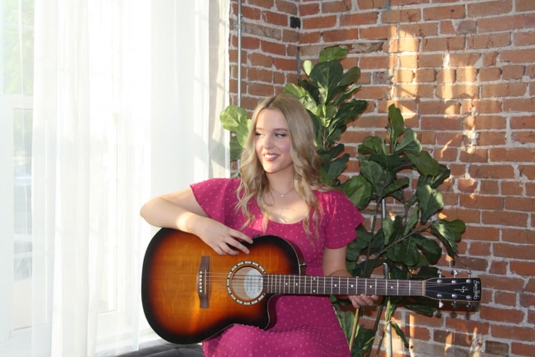 Hire Caitlin Miller - Singing Guitarist in Pelham, ON | GigSalad