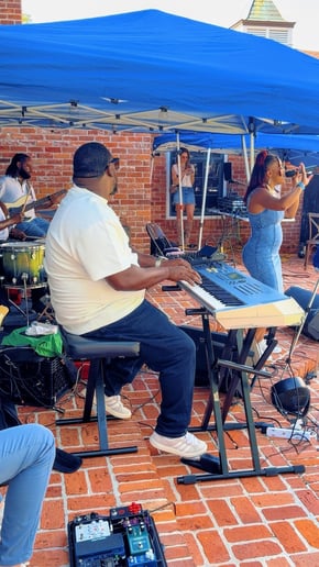 Hire Chiquita Nicole & Vybe Xperience - Party Band in Orlando, FL ...