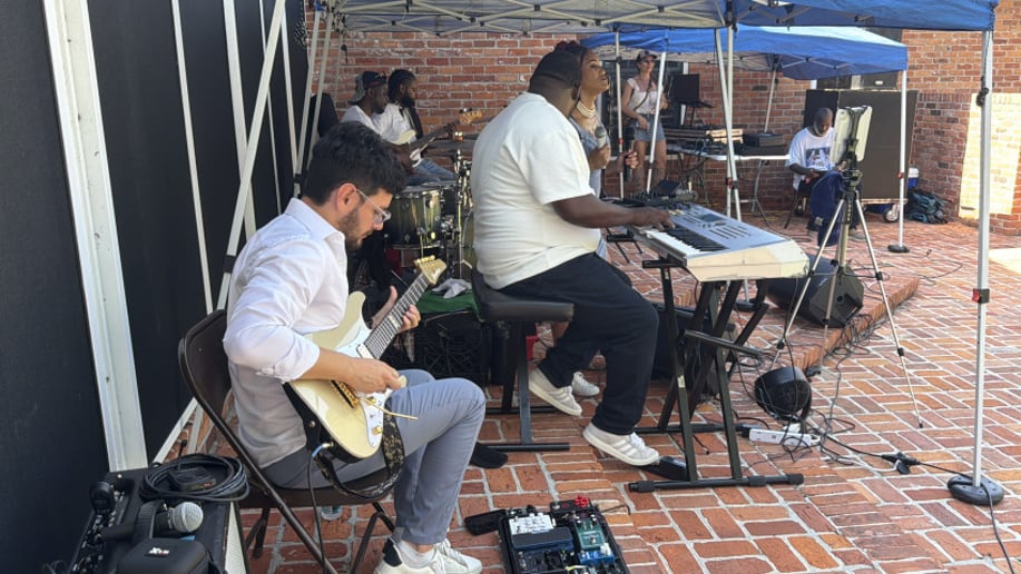 Hire Chiquita Nicole & Vybe Xperience - Party Band in Orlando, FL ...