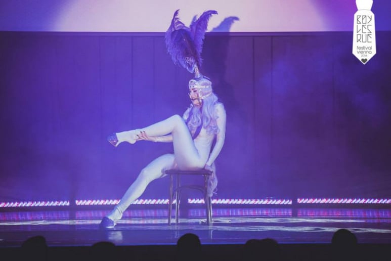 hazel honeysuckle echo