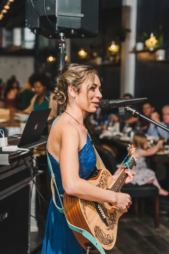 Hire Sarah Lightman - Singing Guitarist in Sterling, VA | GigSalad