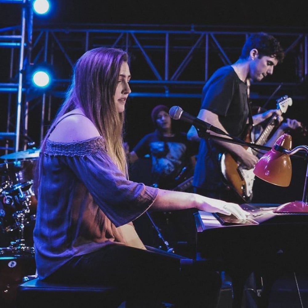 Hire Jess Bush Music - Singing Pianist in Ventura, CA | GigSalad