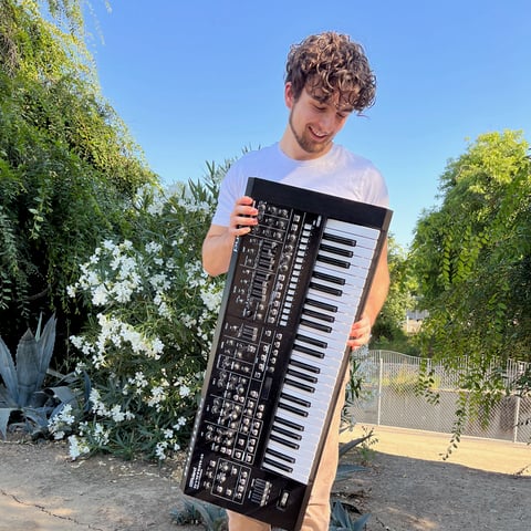 Hire Keyboard and piano playing - Keyboard Player in Sherman Oaks, CA ...